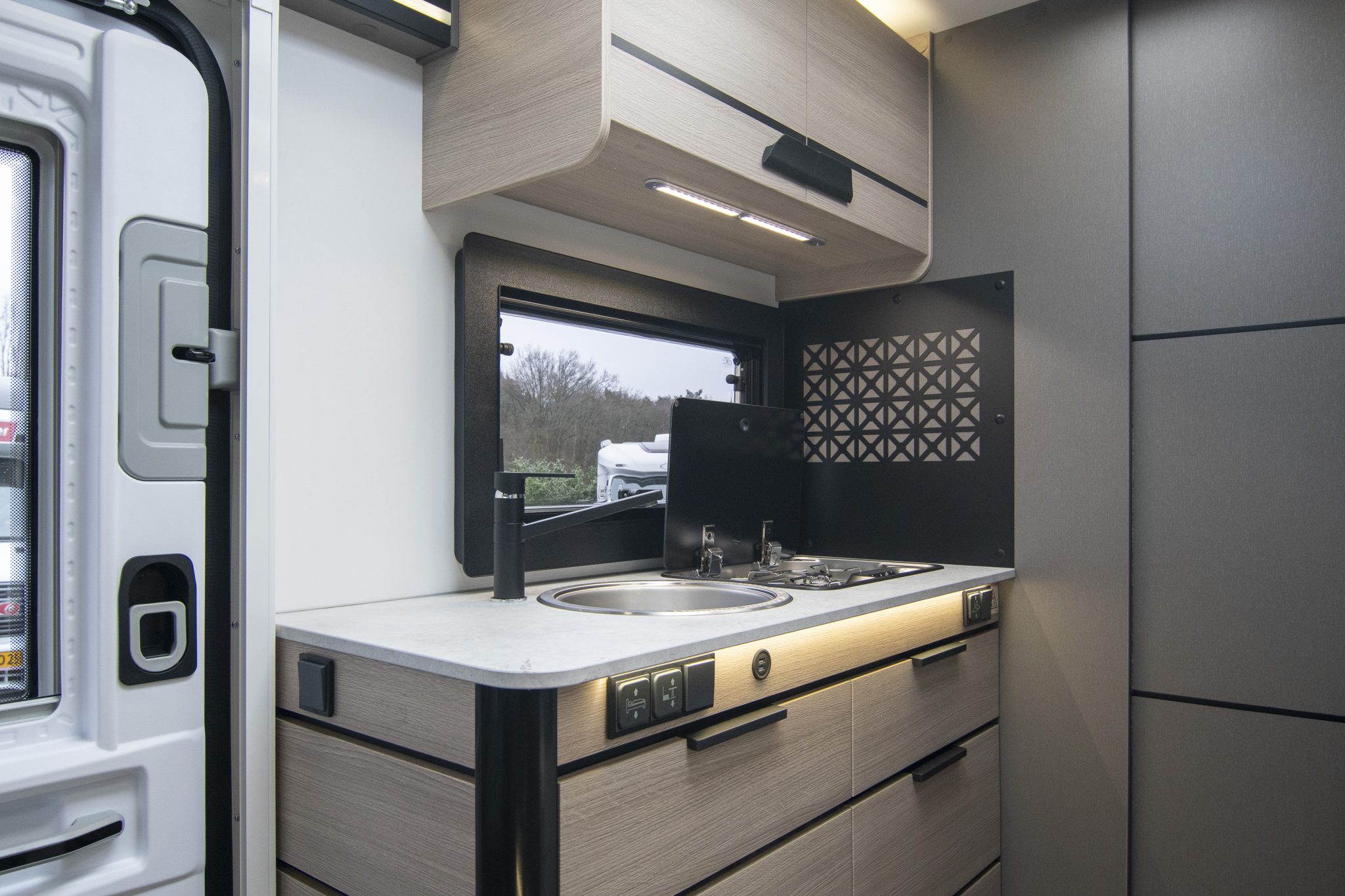 Ontdek de Verbluffende Chausson X650: Een Ode aan Ruimte en Innovatie ...