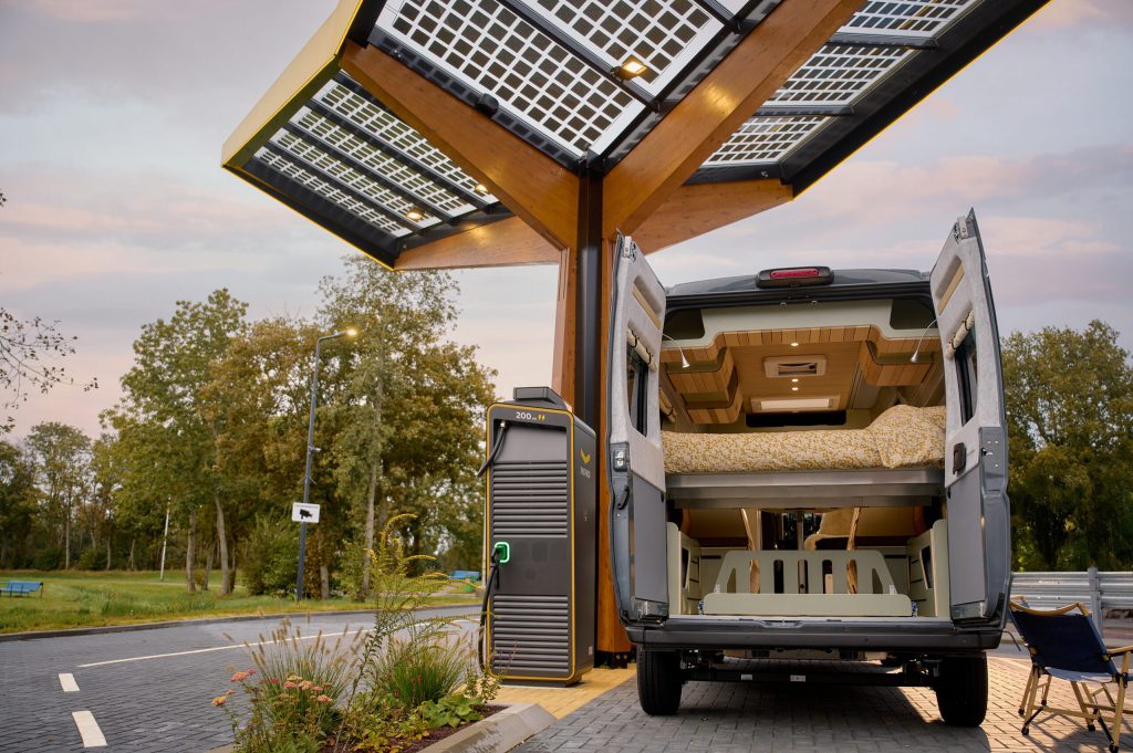 VAN-Jorn CHARGE: de eerste full-size elektrische buscamper op Campers.nl